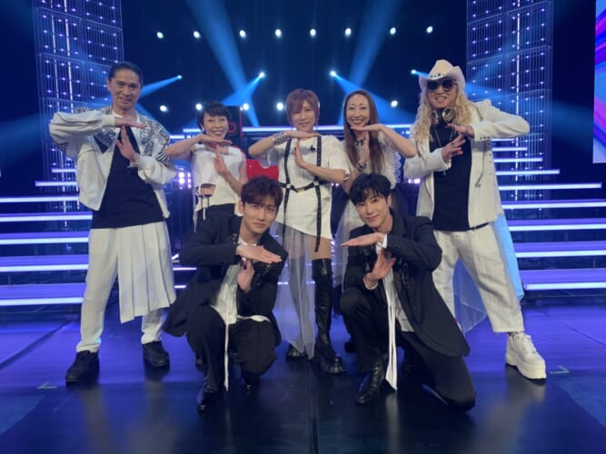 TRFが大ヒット曲をパフォーマンス！デビュー30年の覚悟と決意に迫る 東方神起とのコラボも『4Kリアルライブ TRF30年』 | TV ...