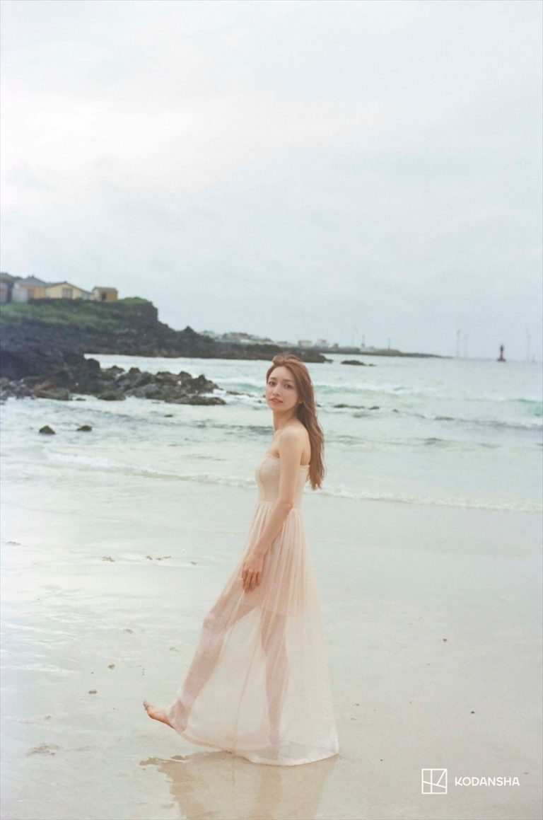 後藤真希写真集「flos」ビハインドカット公開 重版5刷決定＆デジタル版は新記録達成 | TV LIFE web